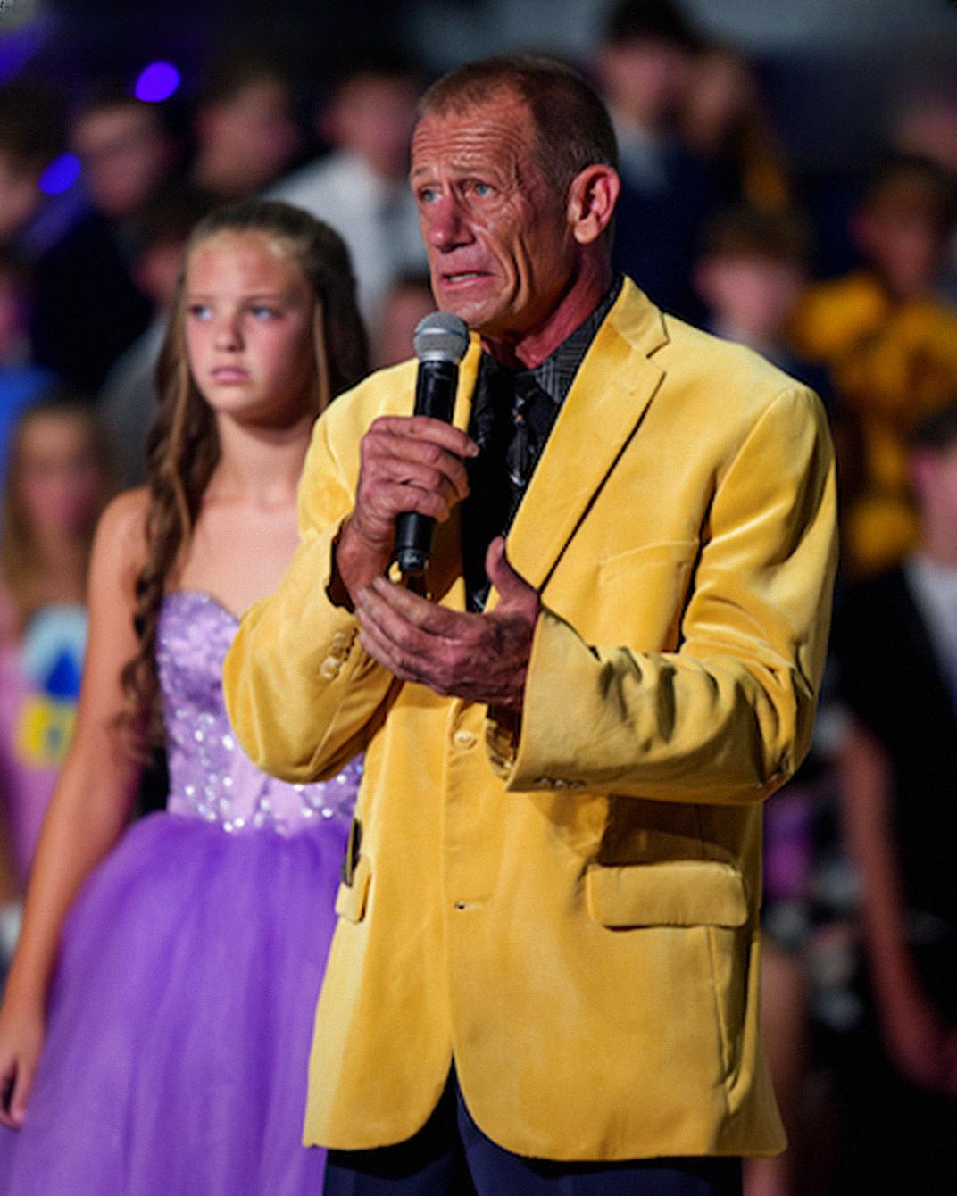 My Classmate Mocked My Dad at Prom – But His Response Left the Room ...