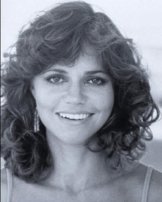 Legendary Actress Reveals Awkward On-Screen Moment - Usa Press